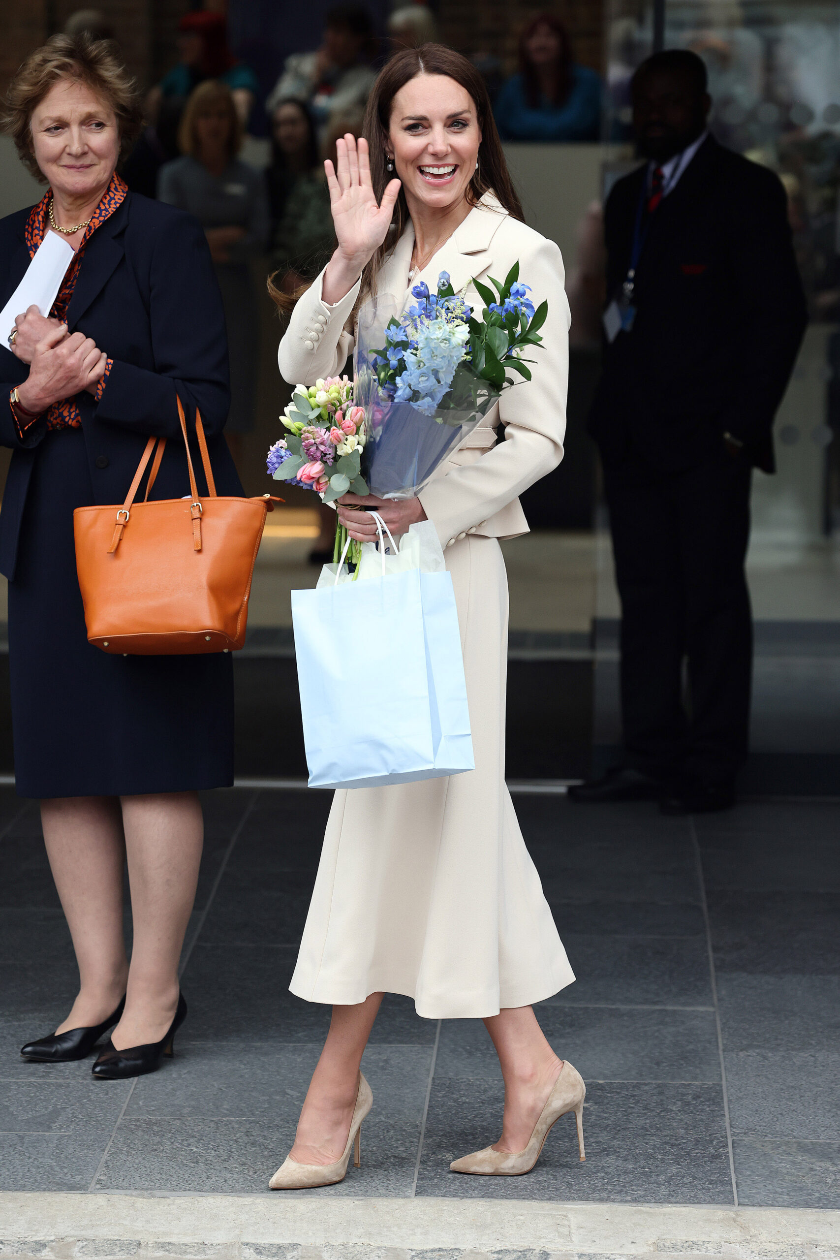 Catherine, Duchess of Cambridge stuns in a $620 blazer for this royal ...