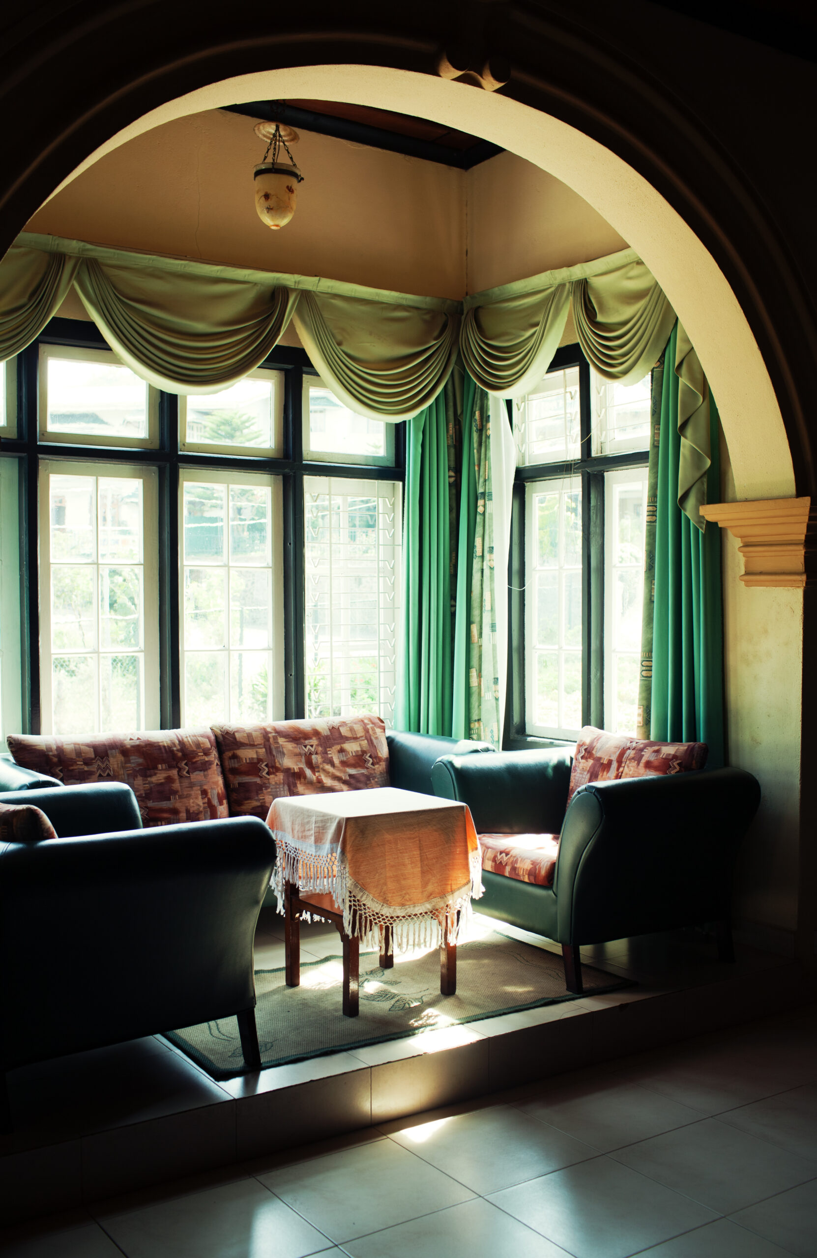 How to create a Saltburn-inspired 'Old Money' home | AWW